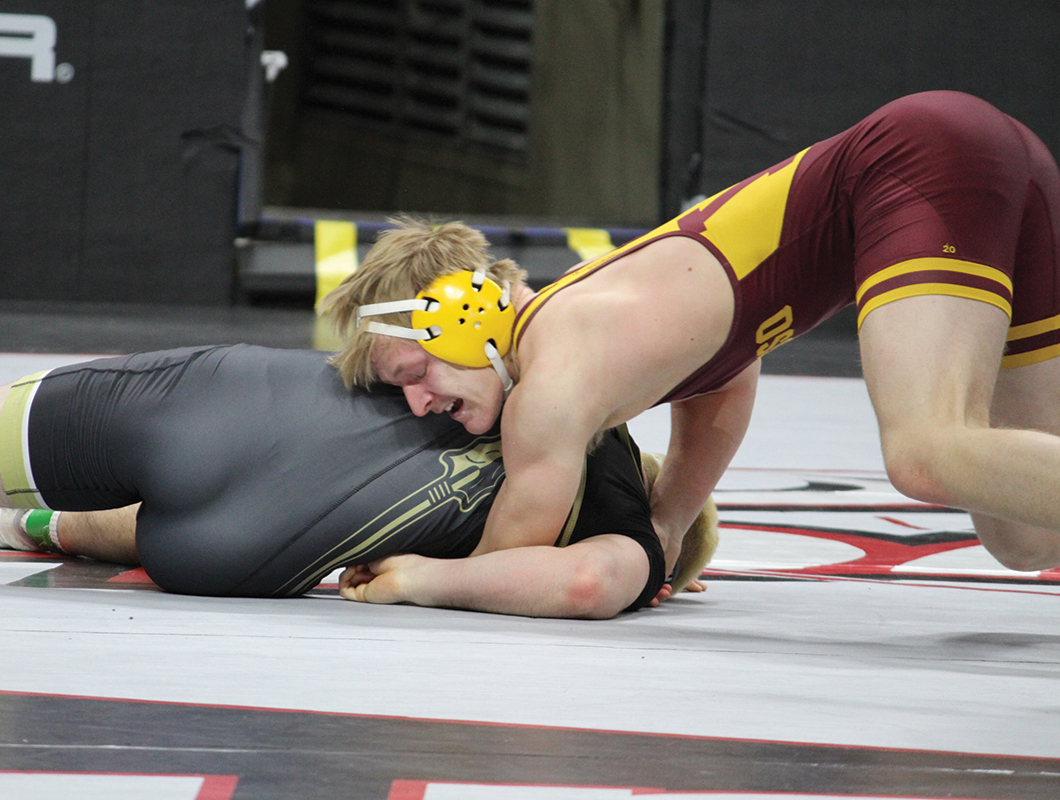 Diaz advances to day two for Wolverines | News, Sports, Jobs - The Journal